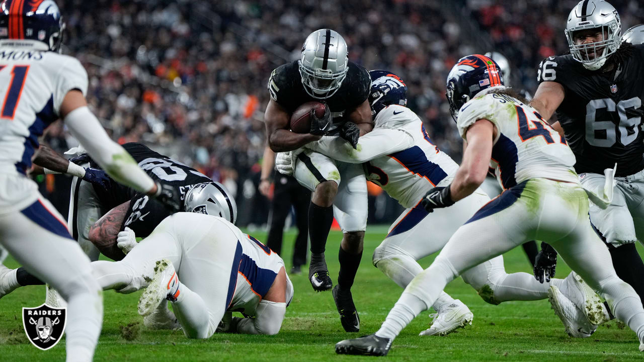 Raiders 2023 Week 18 Highlights vs. Denver Broncos | Watch the best plays of Zamir White's 121 ...