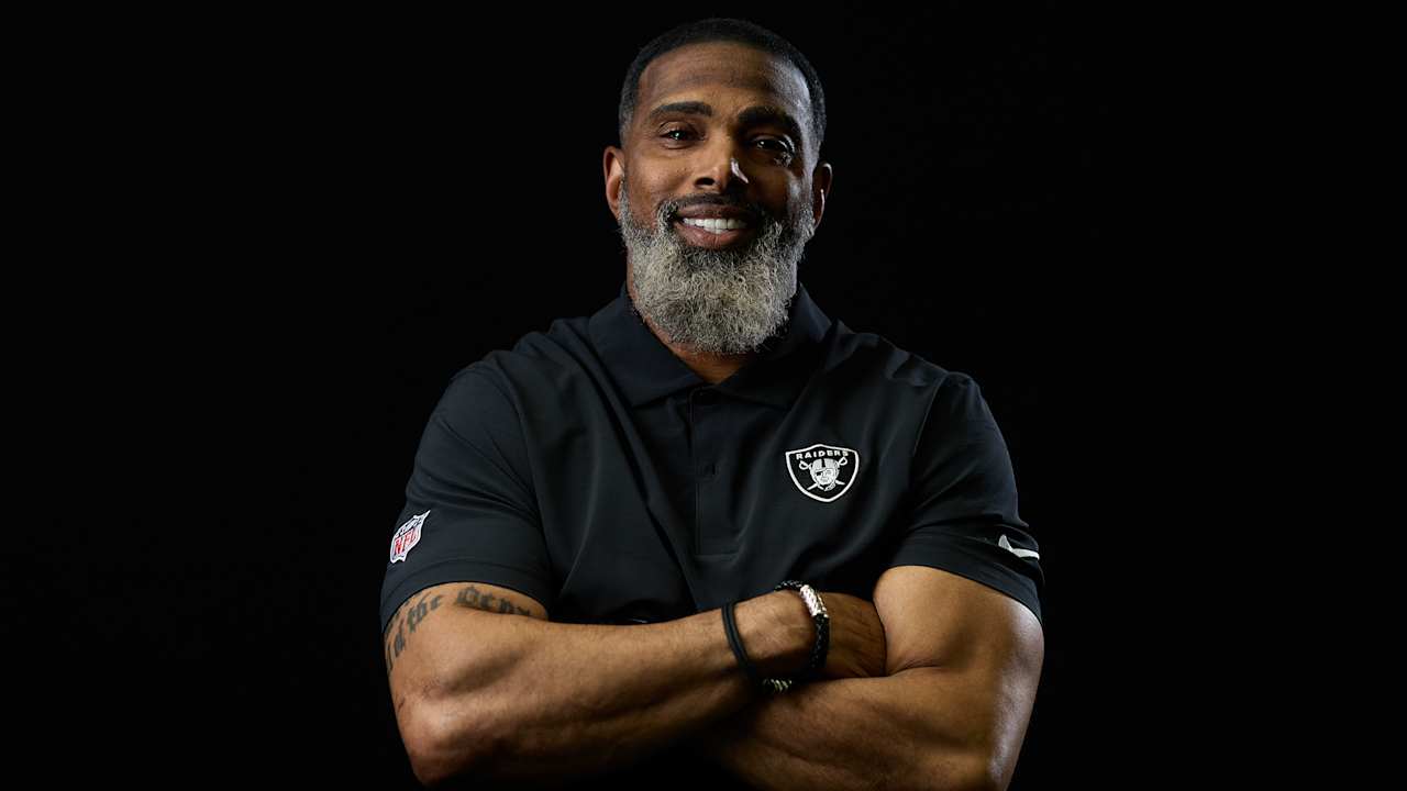 Q&A: Defensive backs coach Marcus Robertson is excited to be back with ...