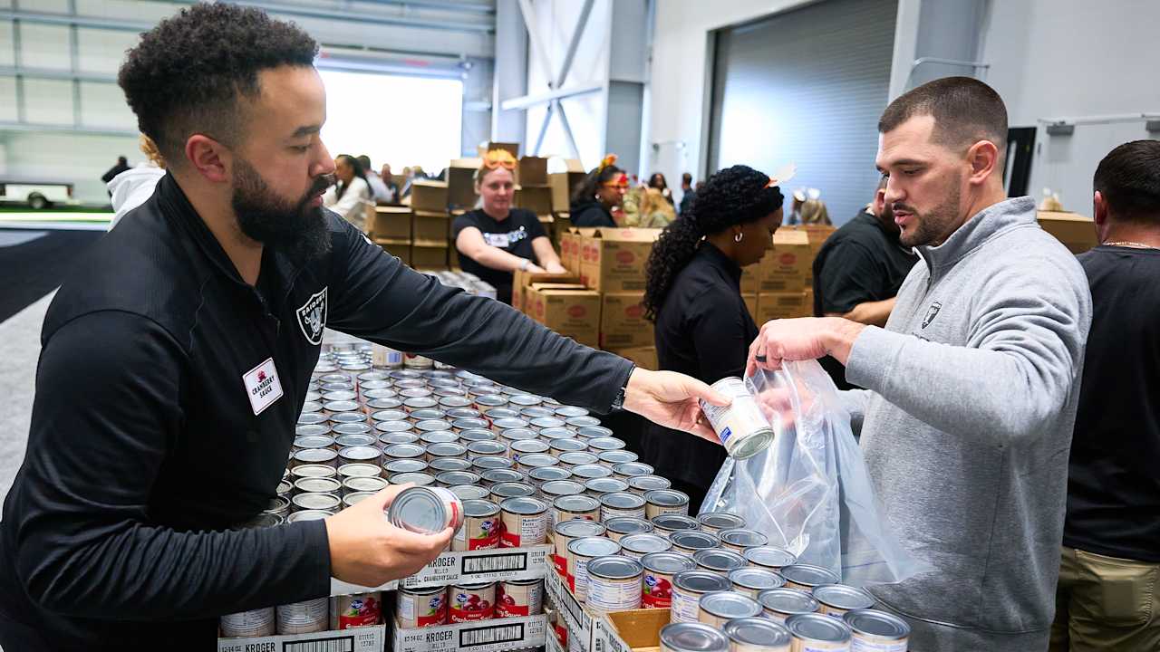 Las Vegas Raiders host 2nd annual holiday meal packing event with ...