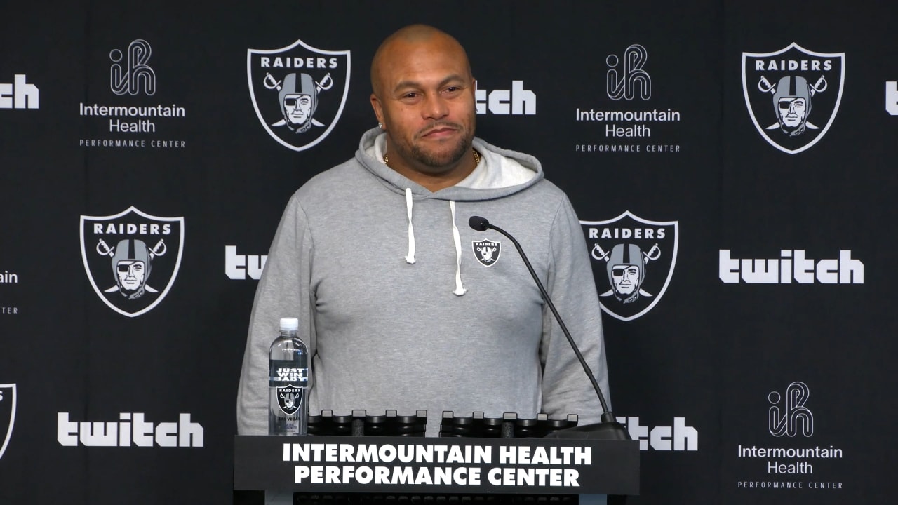Antonio Pierce talks to the media ahead of Week 15 vs. Chargers | 2023 ...