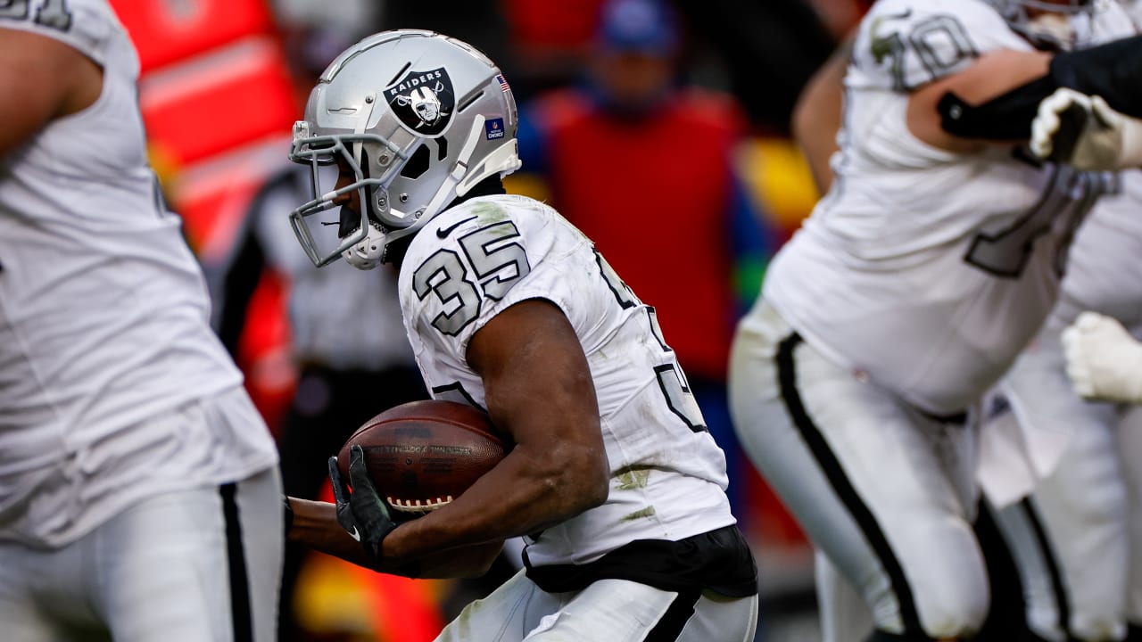 Zamir White's 43-yard run | Raiders 2023 Week 16 Highlights vs. Kansas City Chiefs