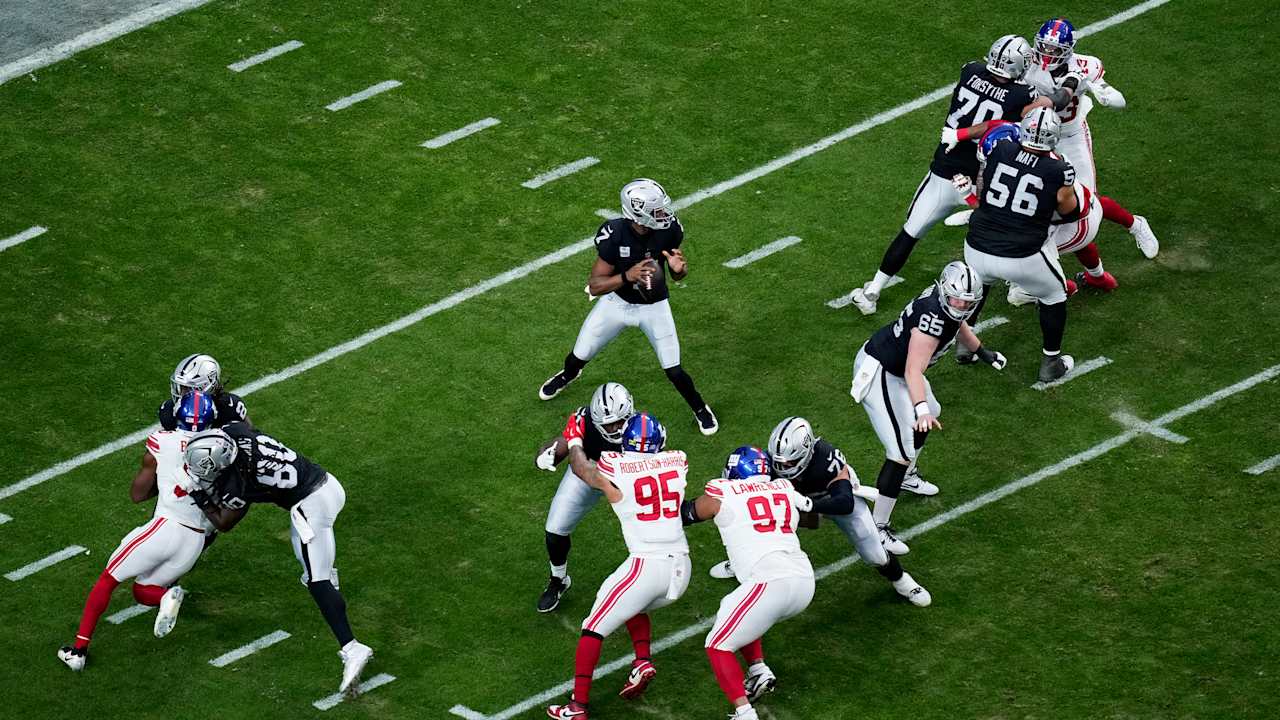 Live Game Updates: Raiders vs. Giants | Week 17