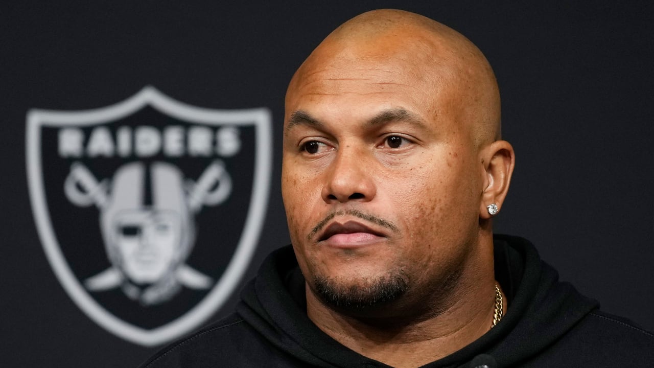 Coach Antonio Pierce addresses the media postgame | 2023 NFL Week 12 vs ...