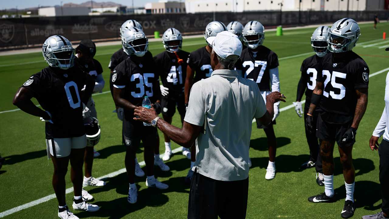 Gutierrez: Raiders gold jacket cornerbacks keep eyes on new era of defense