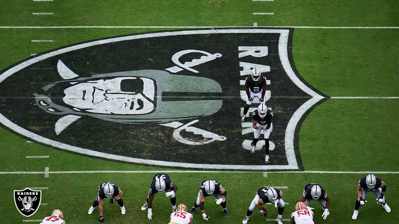 177 Feet Up: The 40 best photos from the catwalk | Raiders vs. 49ers