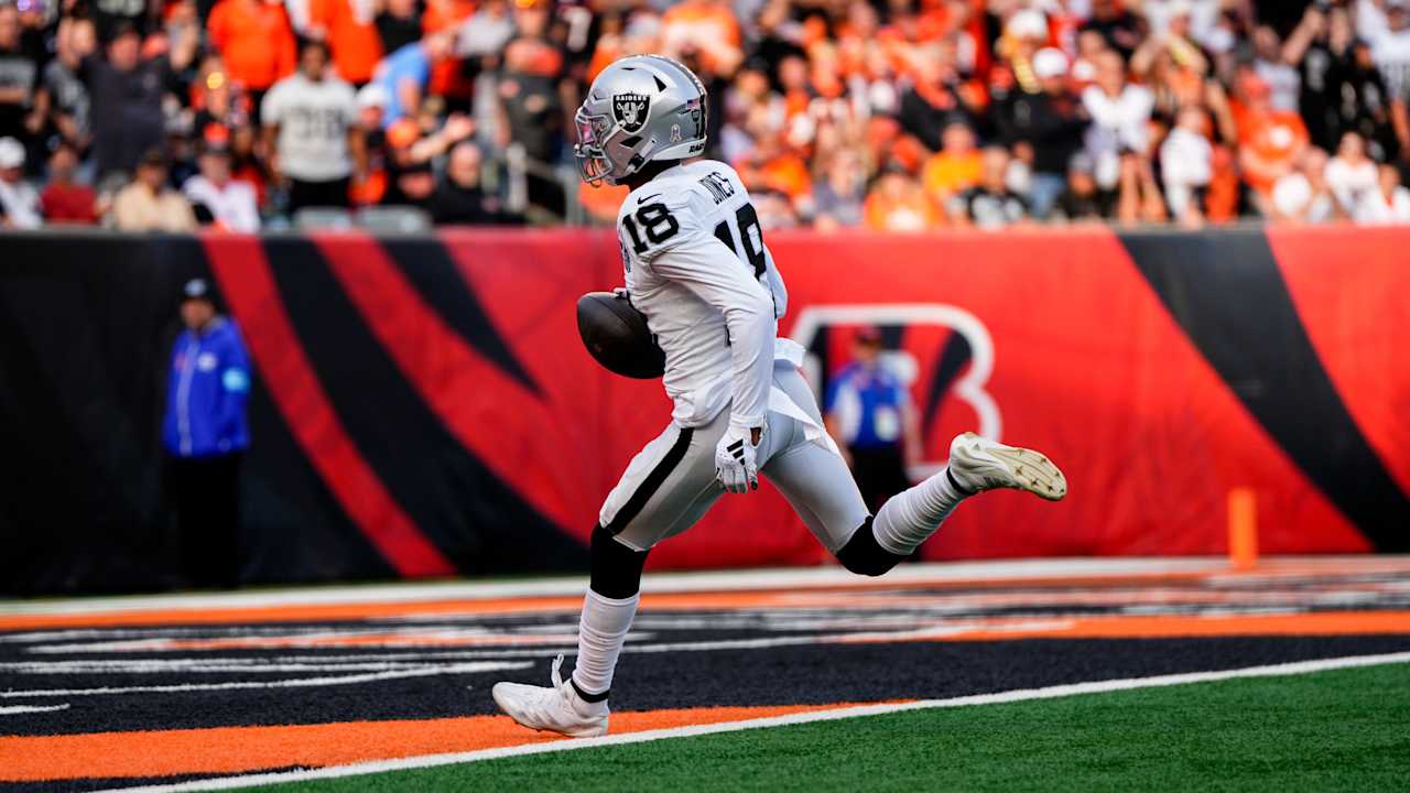 Raiders 2024 Week 9 Highlights vs. Cincinnati Bengals | Jack Jones intercepts Joe Burrow for 29 ...