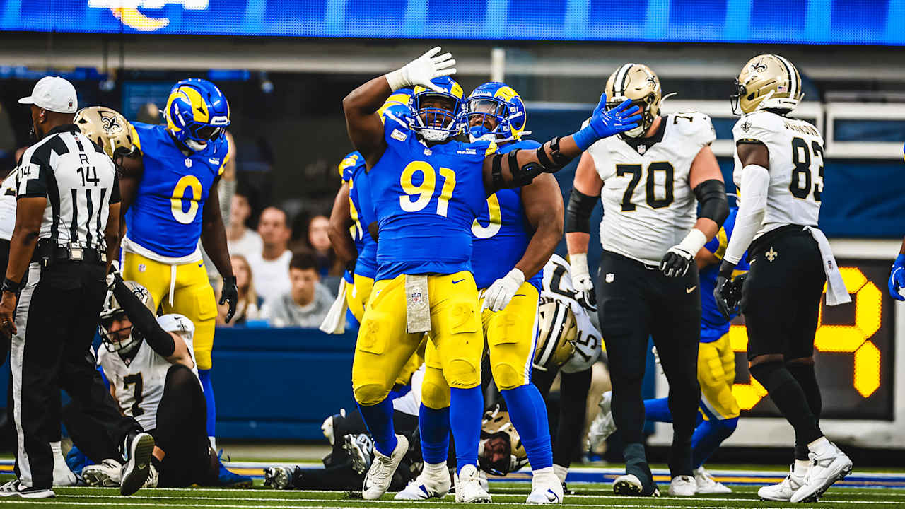 Kobie Turner tackles quarterback Taysom Hill - Los Angeles Rams ...