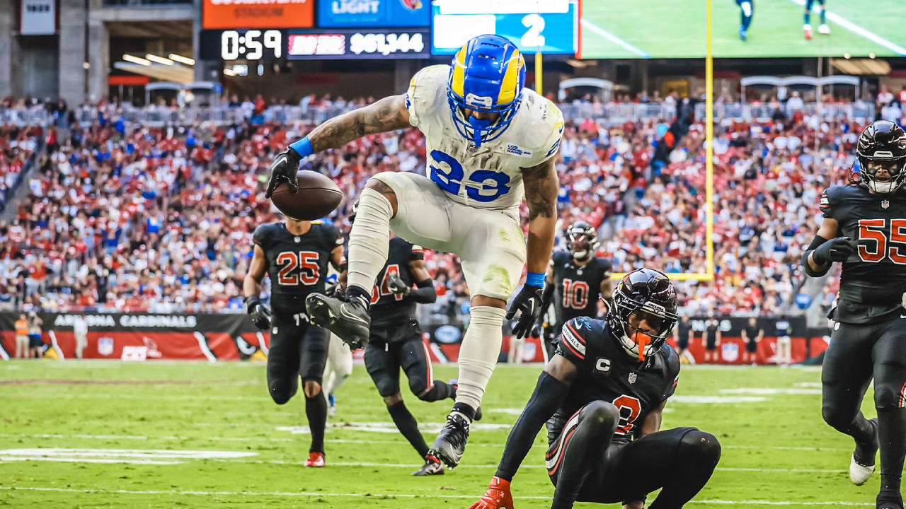 Los Angeles Rams running back Kyren Williams hurdles across the goal ...