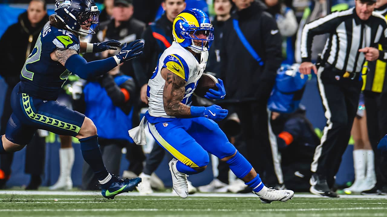 Blake Corum 10-yard rush - Los Angeles Rams Highlights - NFC ...