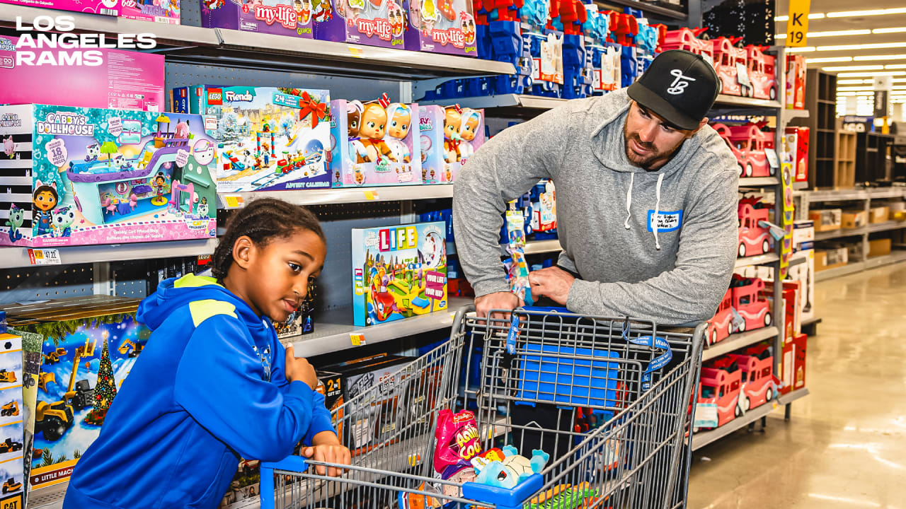 Los Angeles Rams Community | Rams players, cheerleaders & staff team up ...