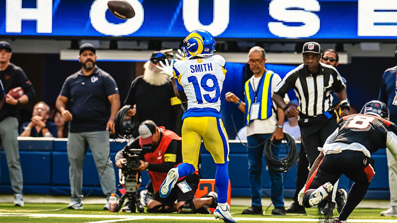 Xavier Smith 36-yard sideline catch Matthew Stafford | Los Angeles Rams ...