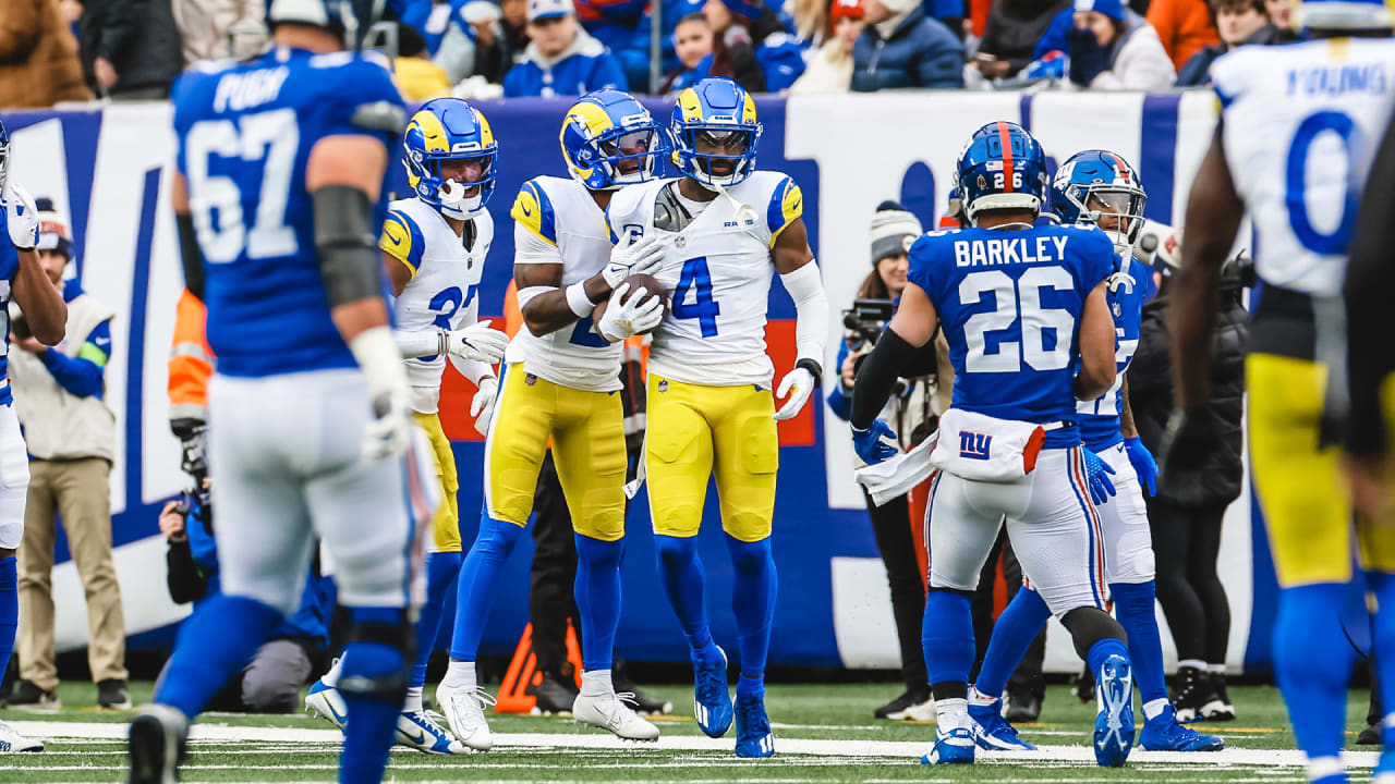 Jordan Fuller intercepts Giants QB Tyrod Taylor's deep pass attempt ...