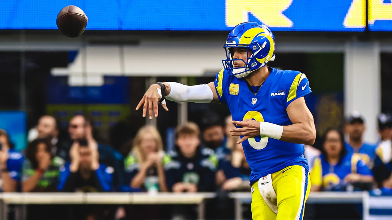 Los Angeles Rams quarterback Matthew Stafford connects with wide ...