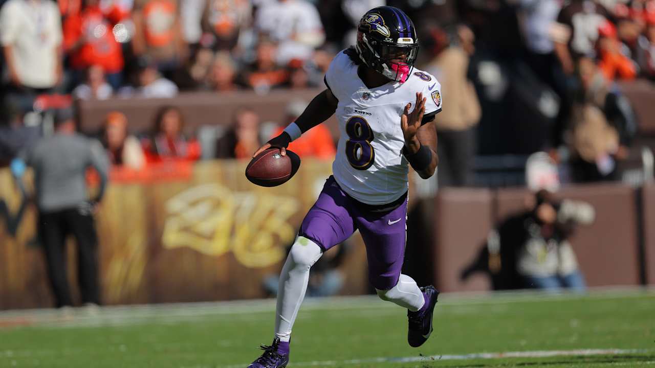 Game Action Gallery: Ravens at Browns, Week 8