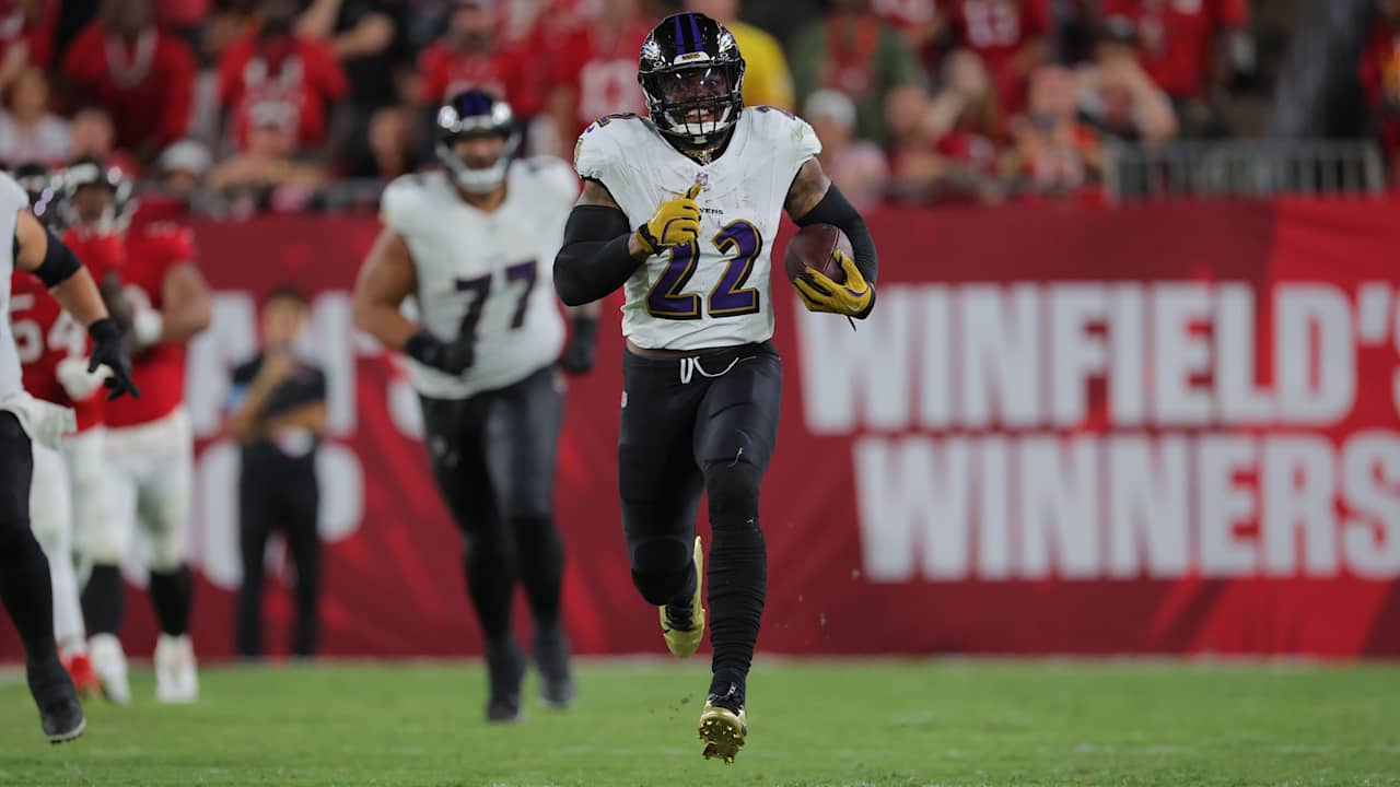 Derrick Henry Breaks Loose for 81-Yard Run | Ravens vs. Buccaneers ...