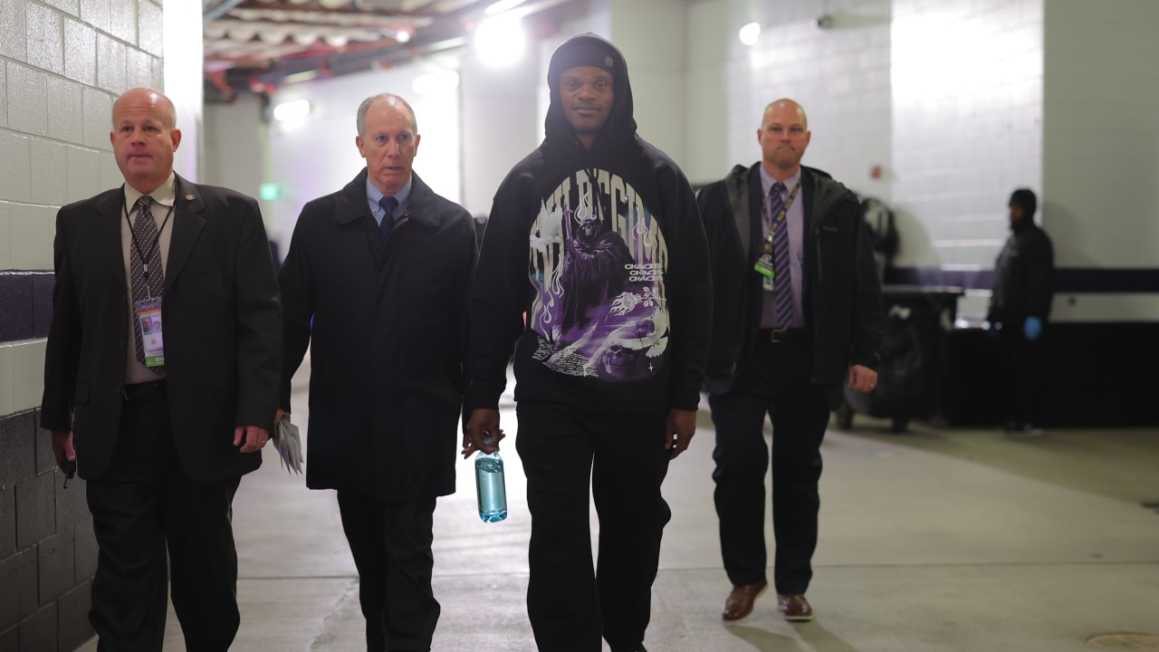 Arrival Gallery: Lamar Jackson’s AFC Championship Fit