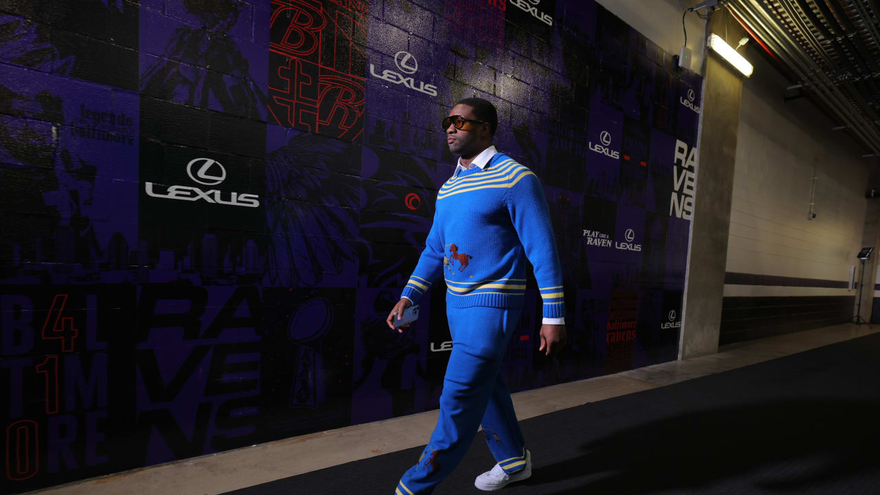 Arrival Gallery: Ravens Arrive in Style for Regular-Season Finale