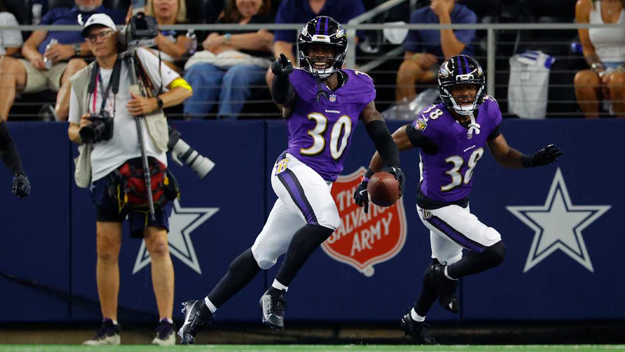 Reuben Lowery Makes Leaping Interception | Game Highlight