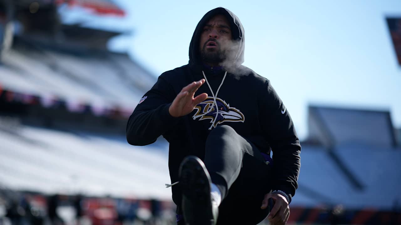 Pregame Gallery: Ravens Warm Up for Divisional Game vs. Bengals