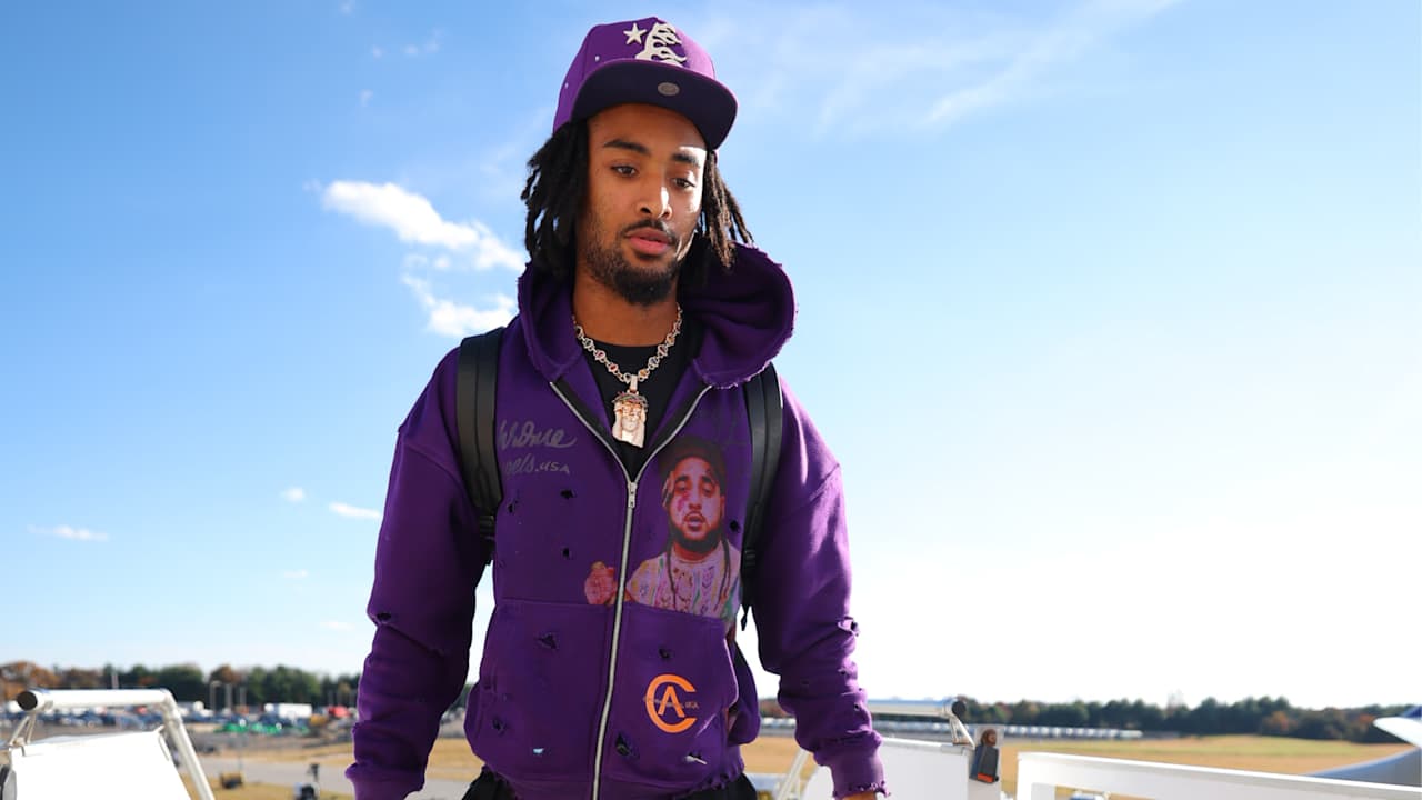 Photos: Ravens Take Off for Week 10 Game in Minnesota