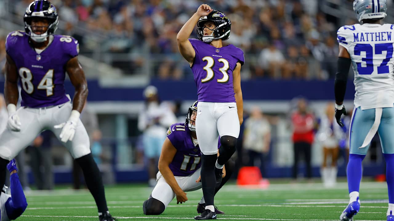 Tyler Loop Drills 42-yard Field Goal | Game Highlight