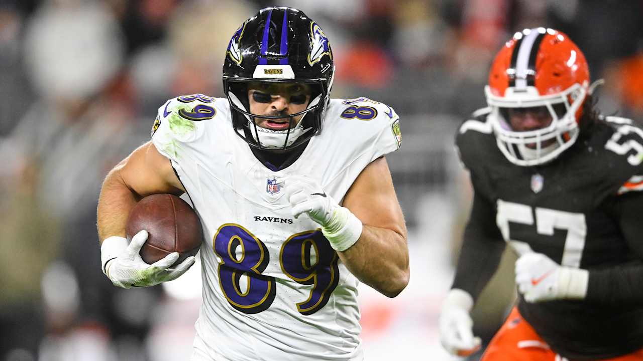 Mark Andrews Hauls in 10-Yard Catch for First Down | Game Highlight