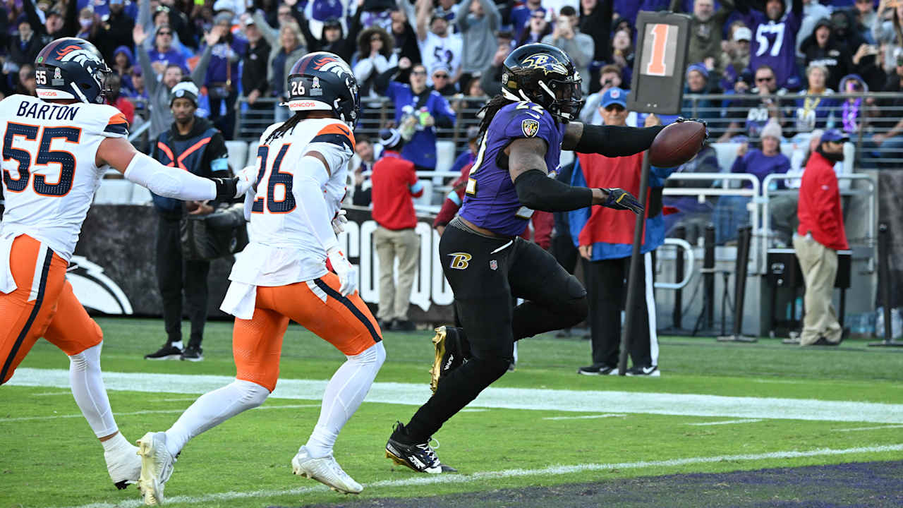 Derrick Henry Scores His Second Rushing Touchdown | Highlight: Ravens vs. Broncos, Week 9