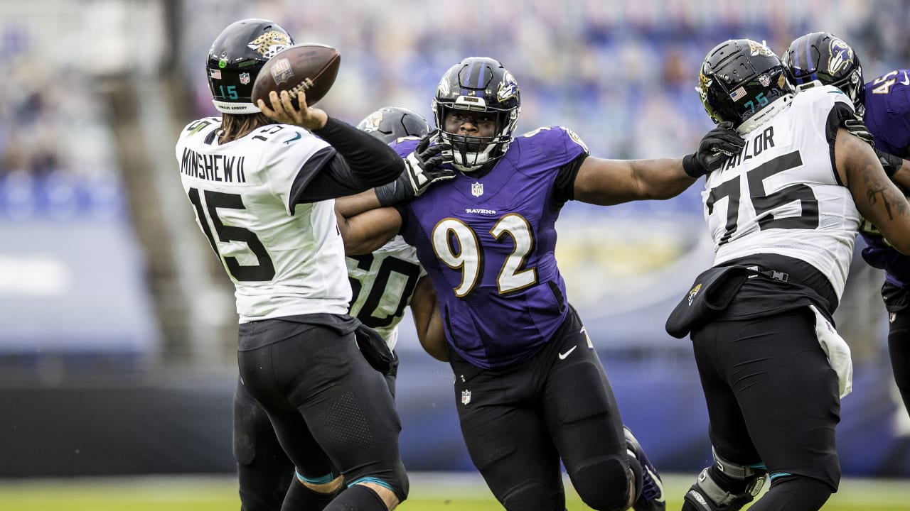 92 Photos of No. 92, Justin Madubuike