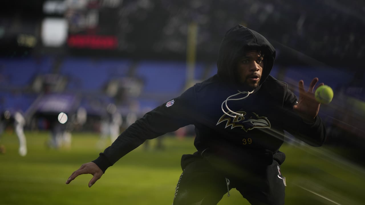 Pregame Gallery: Ravens Warm Up for Rivalry Game vs. Steelers