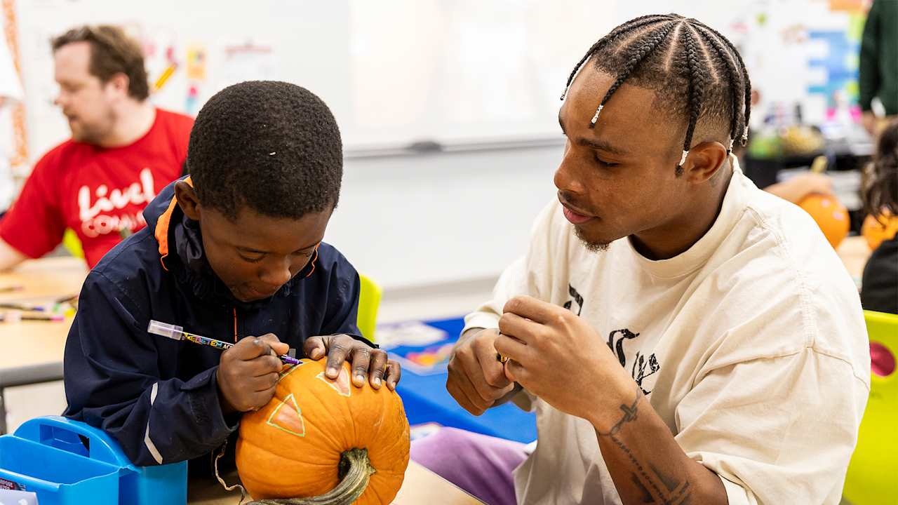 Photos: Ravens Volunteer for Their Caw to Action