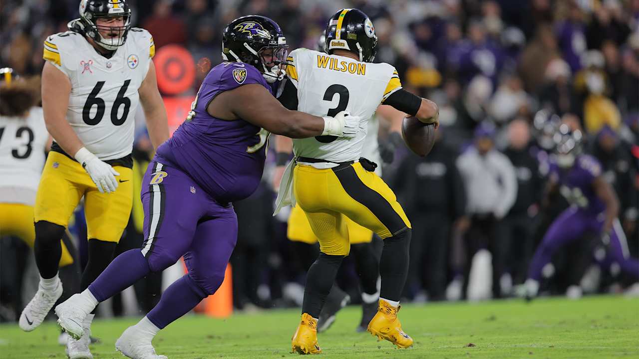 Michael Pierce Takes Down Russell Wilson for Sack | Highlight: Ravens ...