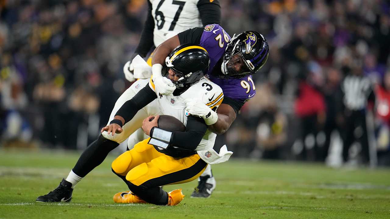 Nnamdi Madubuike Sacks Russell Wilson on Third Down | Highlight: Ravens ...