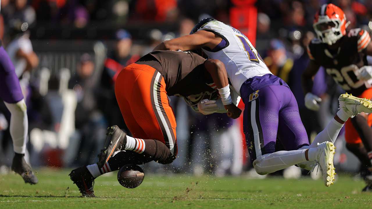 Kyle Hamilton Forces Fumble With Sack | Ravens vs. Browns Highlights ...