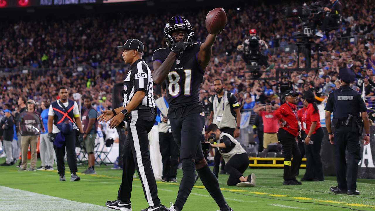 Lamar Jackson Connects With Devontez Walker for Big Play | Game Highlight