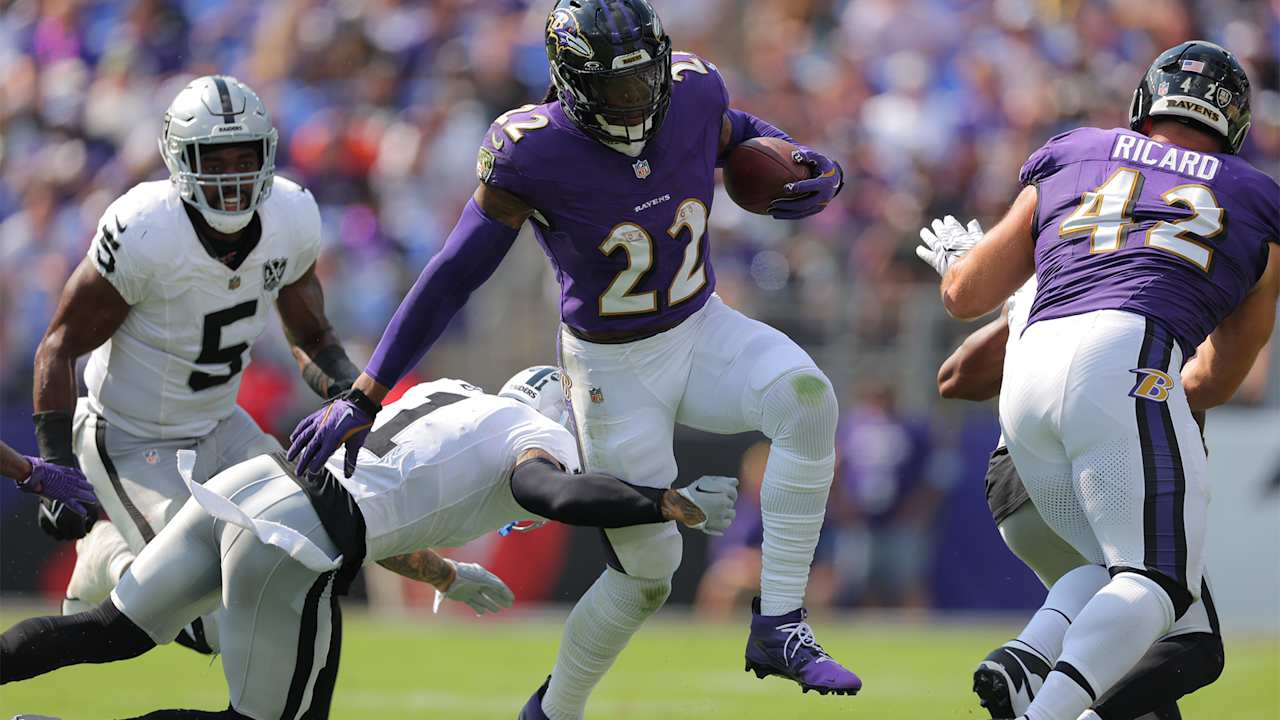 Derrick Henry's First Monster Stiff-Arm as a Raven | Highlight: Ravens ...