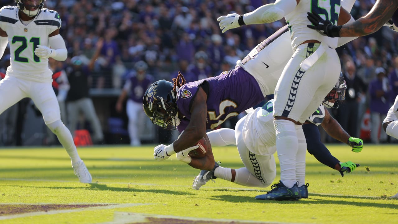 Gus Edwards Powers in for Touchdown | Ravens-Seahawks Highlights, Week 9