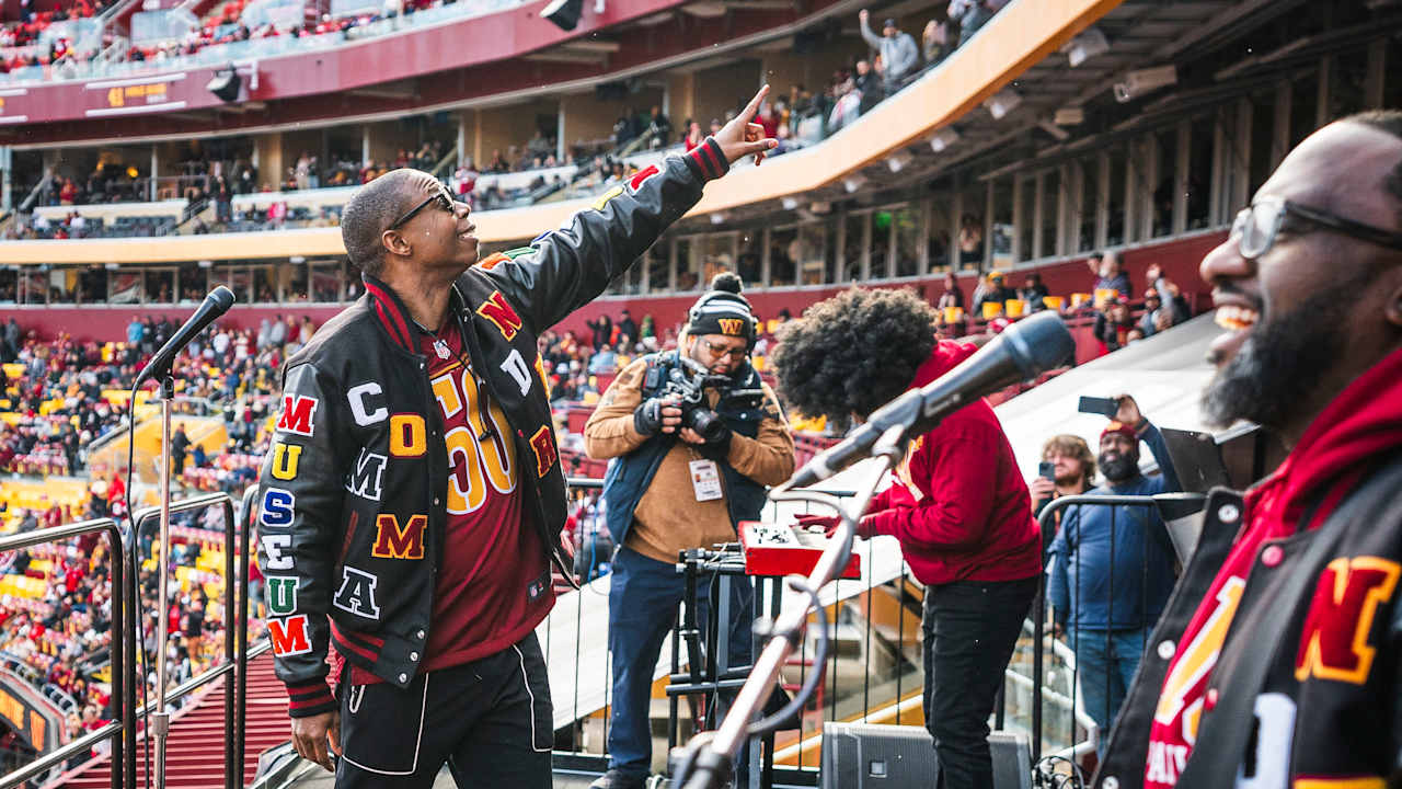 Commanders celebrate, support Inspire Change during Week 17