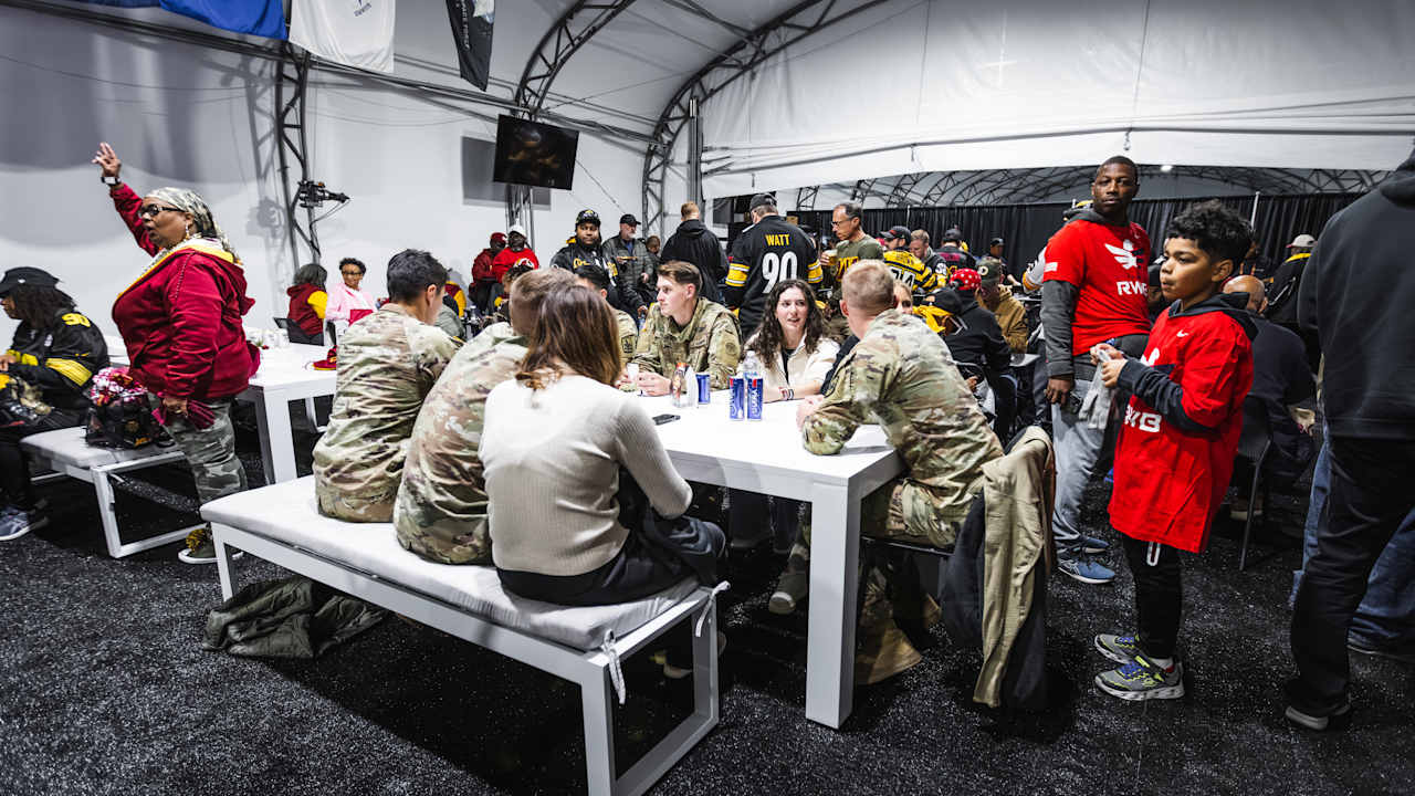 Members of the military community enjoy revamped USO Club at Salute to ...