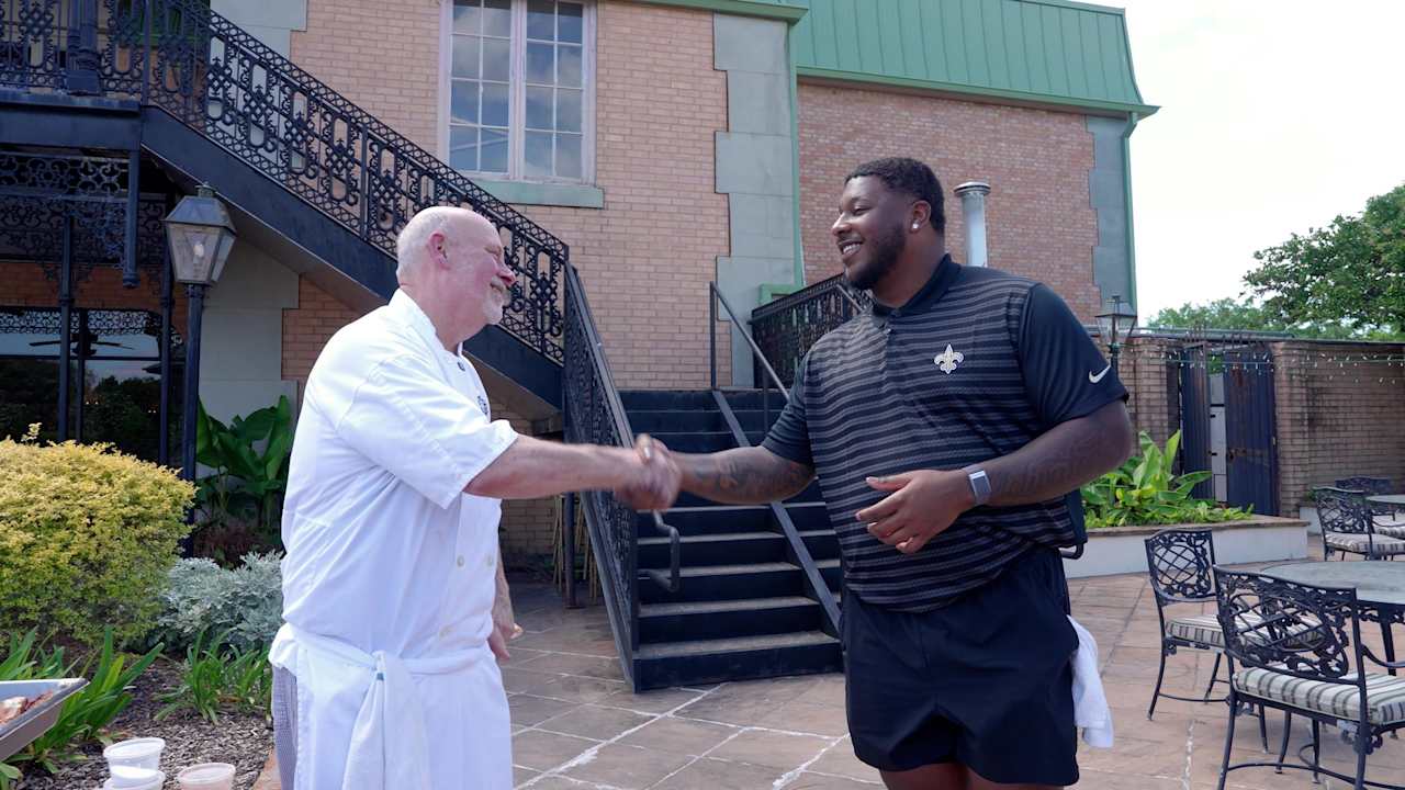 Cesar Ruiz gets lesson on grilling | Trips Around the Gulf presented by ...