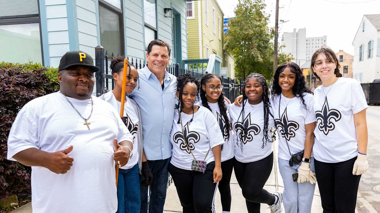 Photos: Rich Mauti, Saints volunteer with Shell at New Orleans Mission