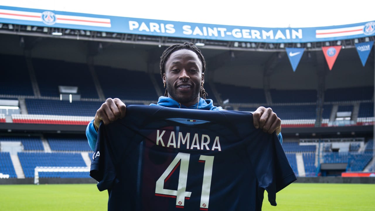 Photos: Alvin Kamara tours PSG’s Parc des Princes