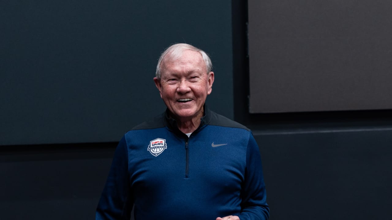 Photos: General Martin Dempsey hosts leadership discussion with Saints ...