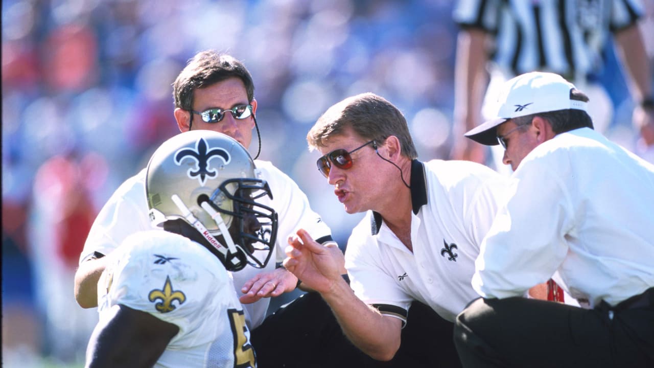 Former New Orleans Saints trainer Dean Kleinschmidt receives Award of ...