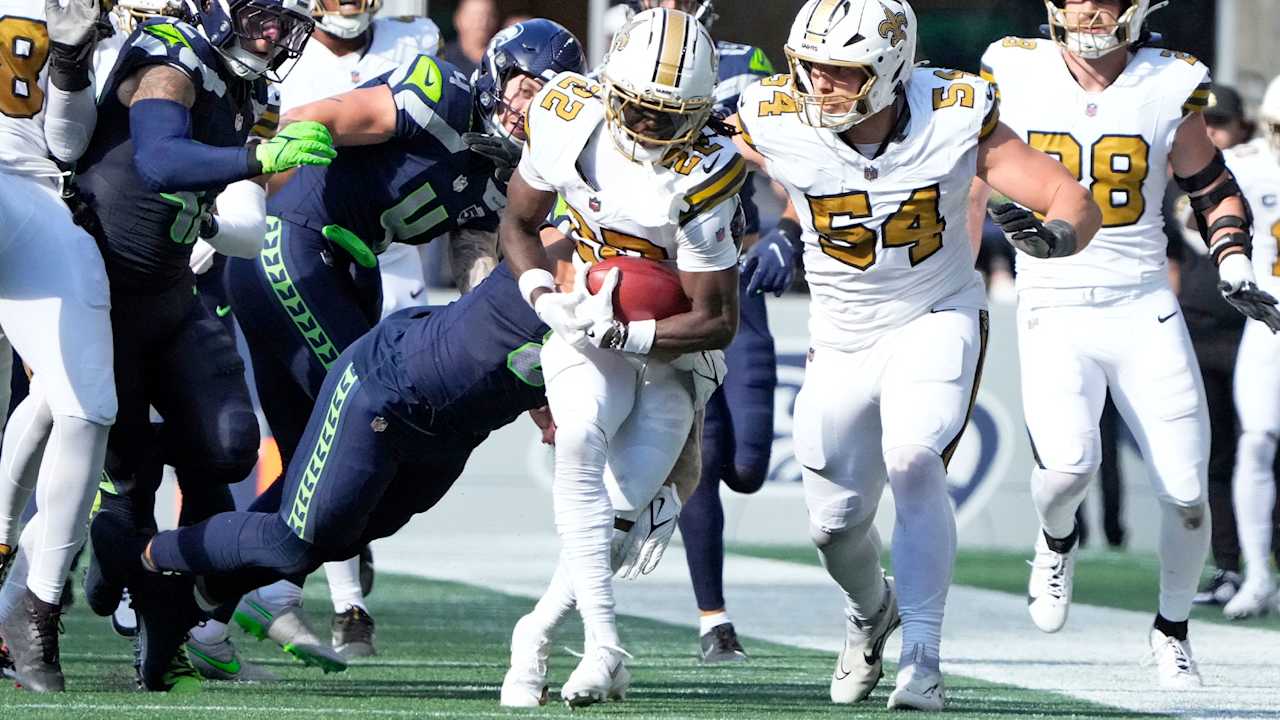 Saints WR Rashid Shaheed rips off a 40-yard punt return vs. Seahawks