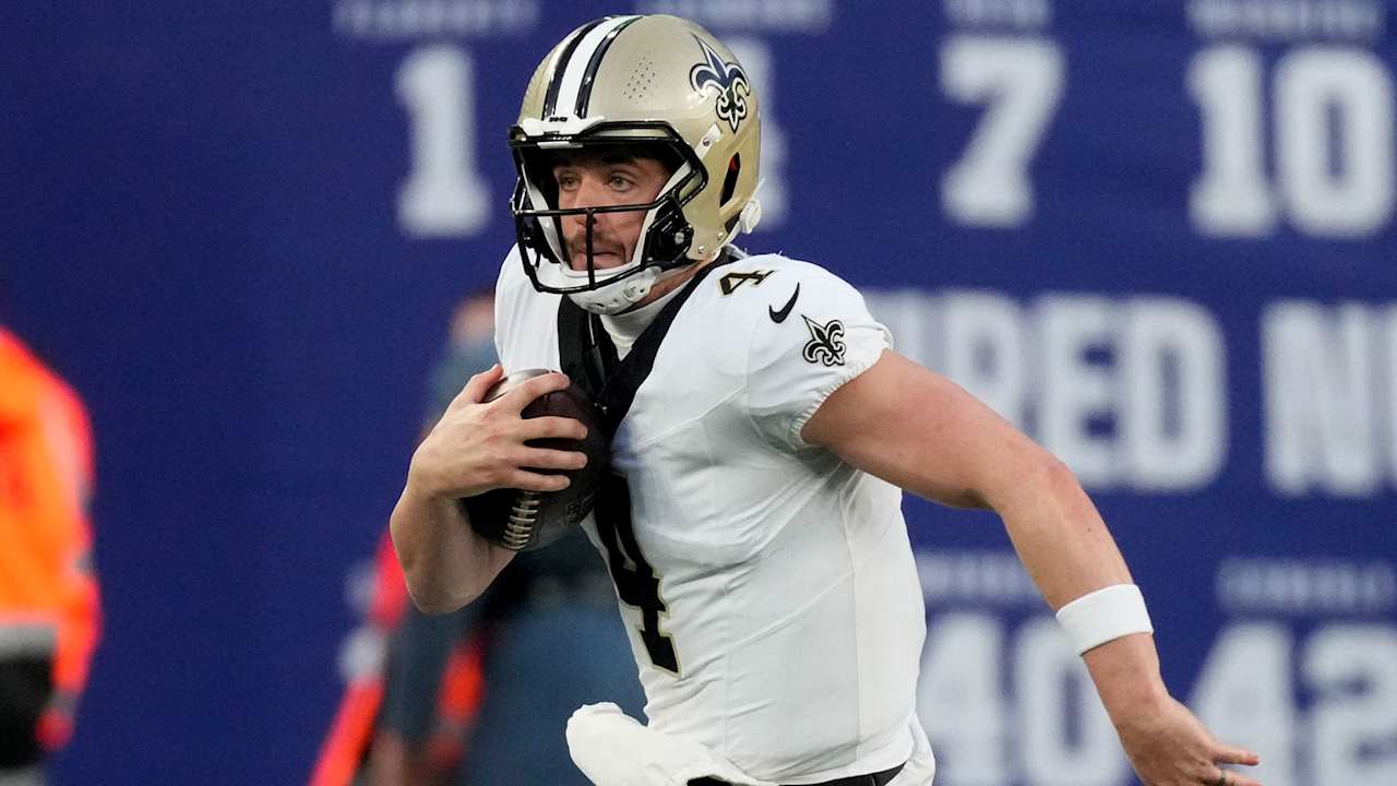 New Orleans Saints quarterback Derek Carr 'week-to-week' with left hand ...