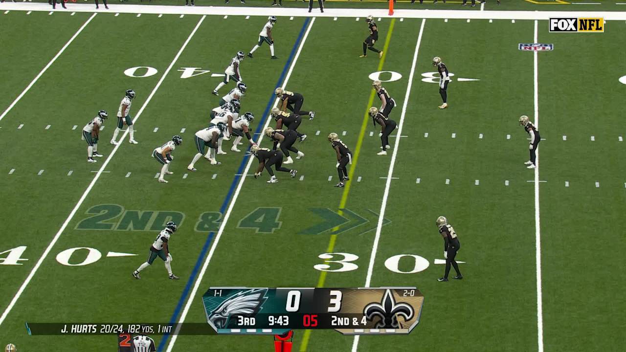 Tyrann Mathieu's shoestring tackle downs Barkley for loss