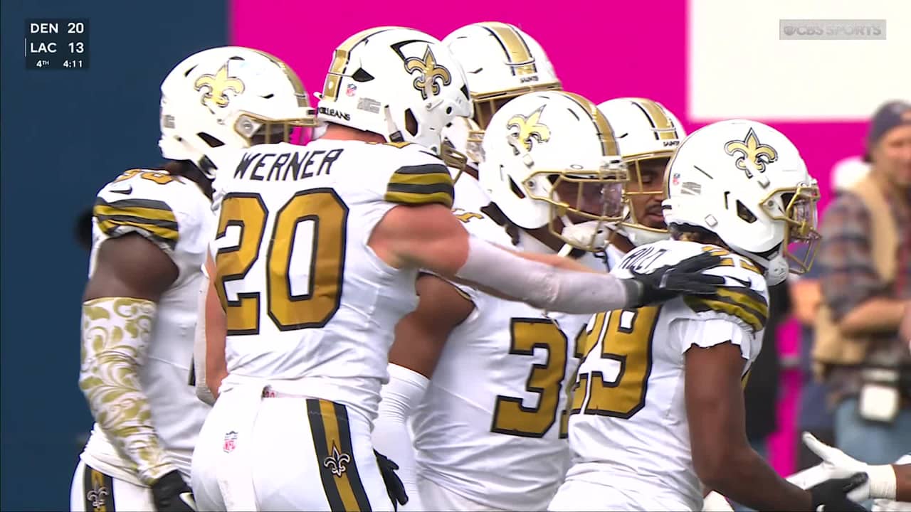 Saints CB Quincy Riley STUFFS Holani on forced fumble