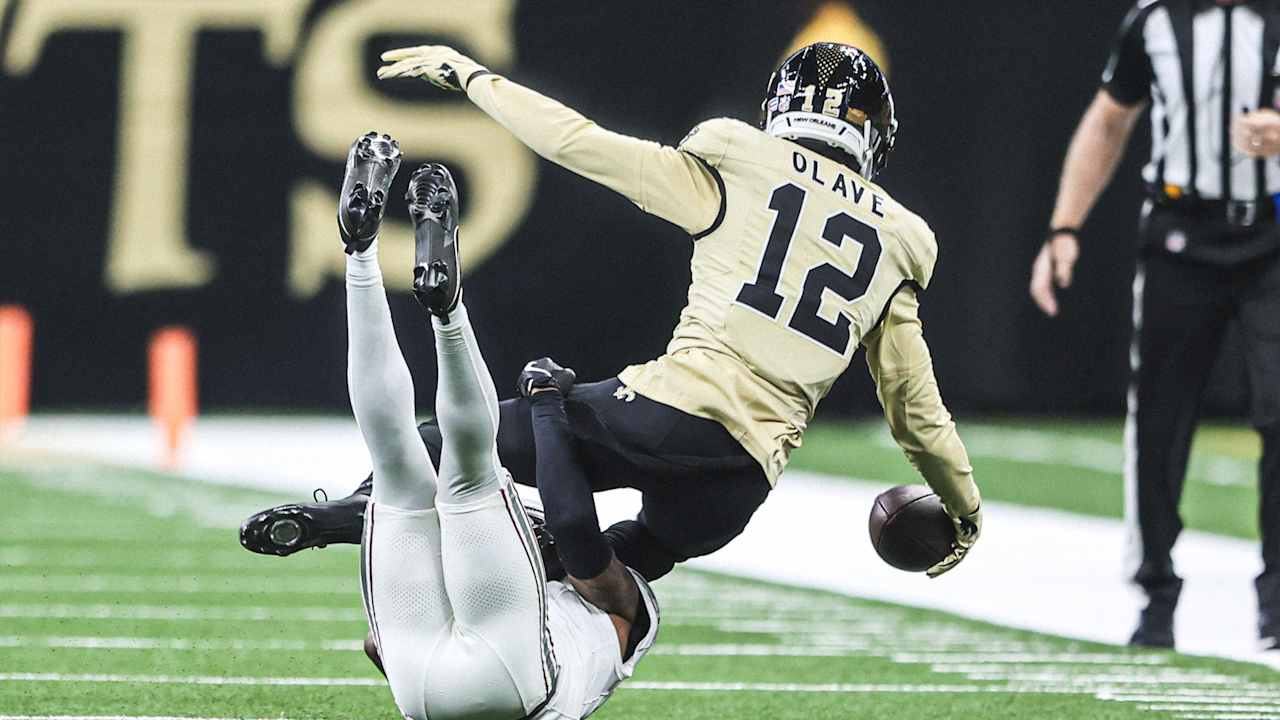 Saints WR Chris Olave makes sideline grab vs. Cardinals