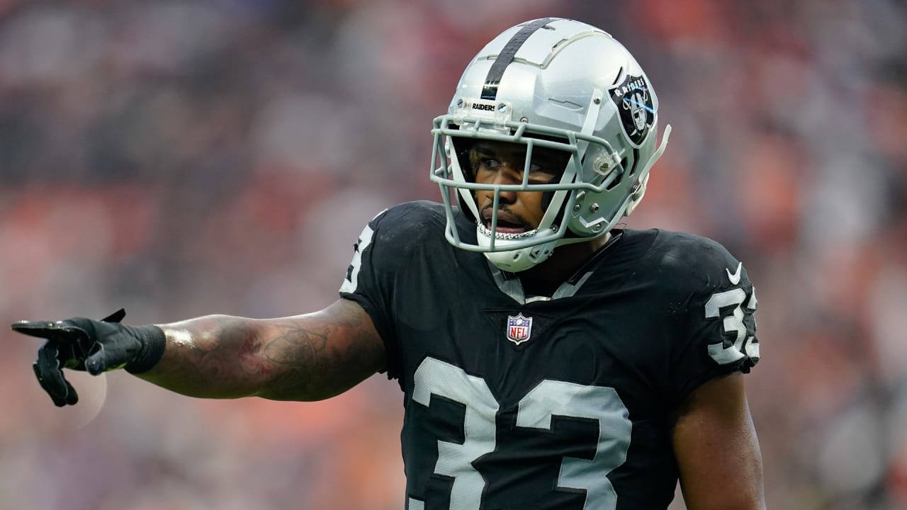 Roderic Teamer joins the New Orleans Saints | Meet the Team Photos