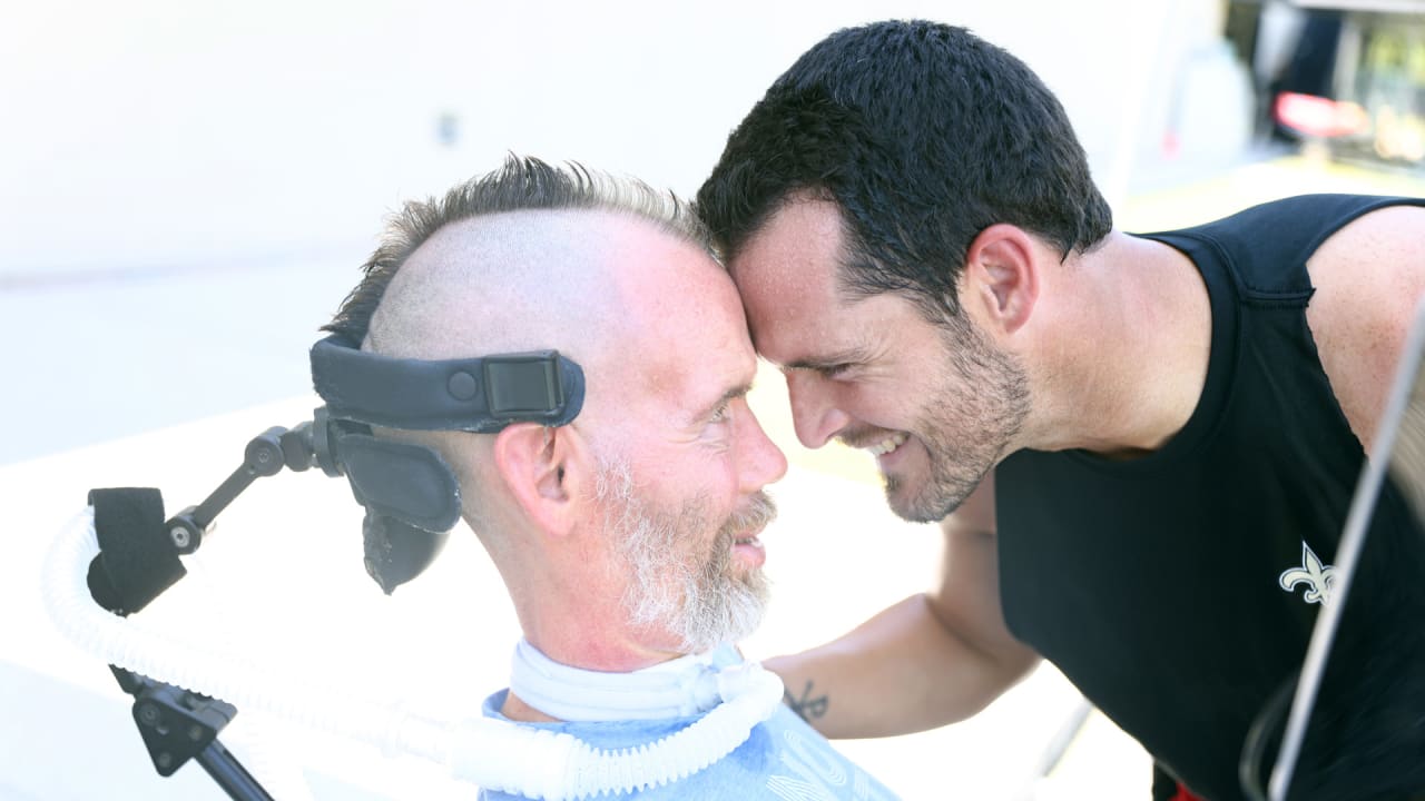 Photos: Steve Gleason shares new book with Saints players and coaches